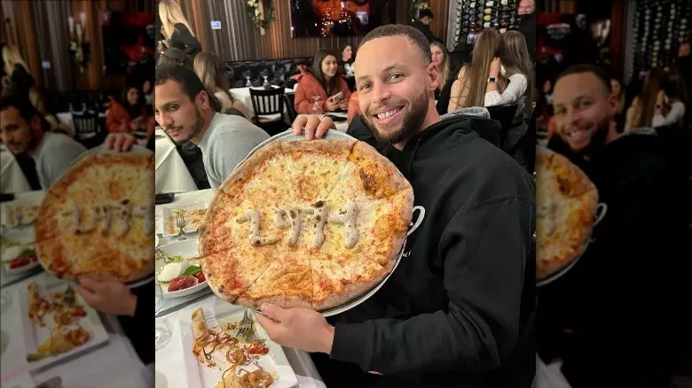 Steph Curry med en egen pizza