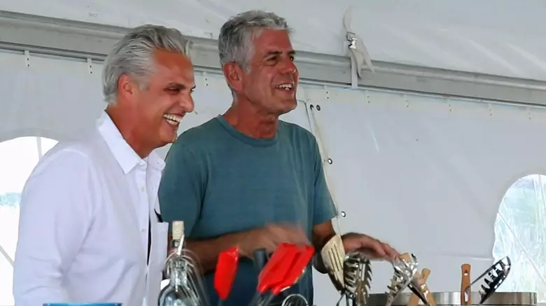 Eric Ripert 和 Anthony Bourdain 在活動中