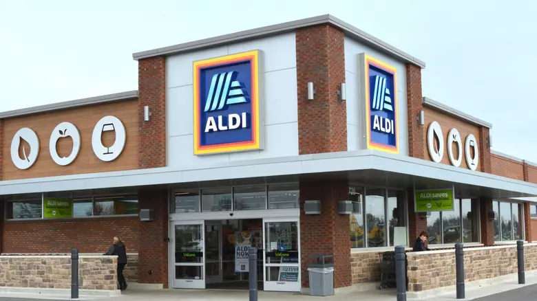 Aldi storefront le bareki