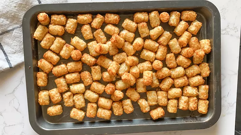 vassoio di tater tots