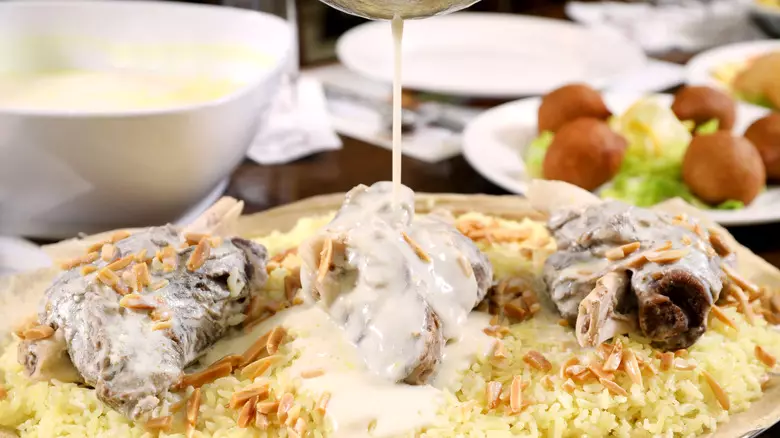 Mansaf sariir bariis ah