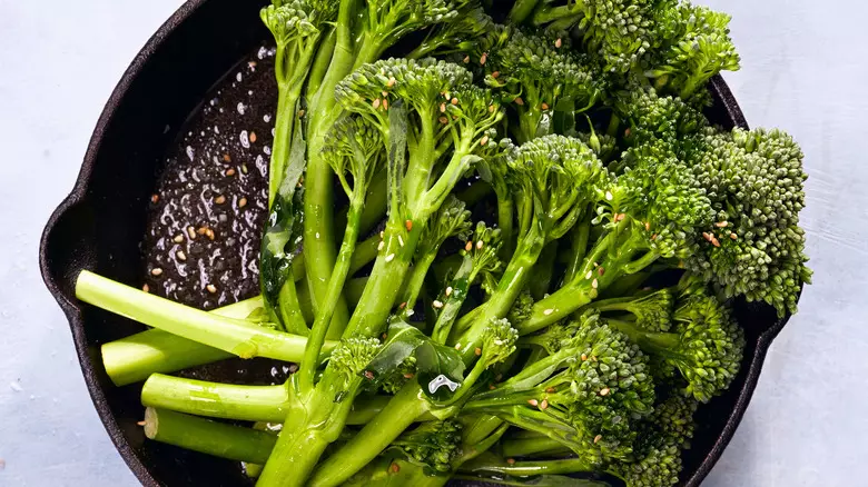 broccolini i totonu o le apa