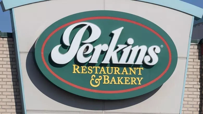Perkins Restaurant & Bäckerei, grünes Schild