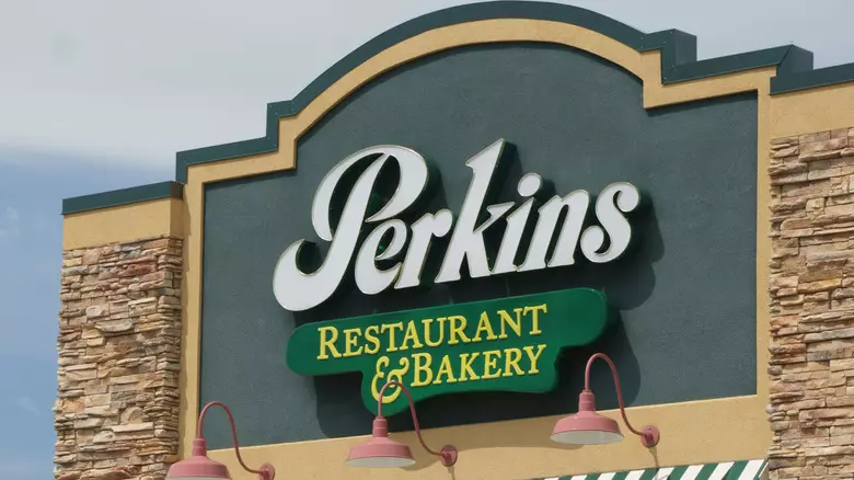 „Perkins“ restorano ir kepyklos ženklas