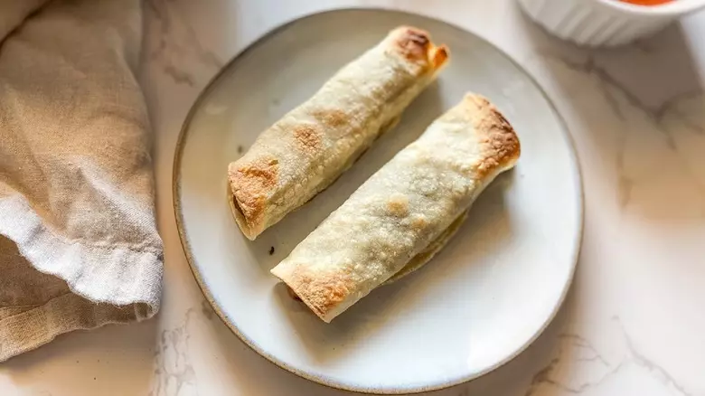 taquitos på tallrik