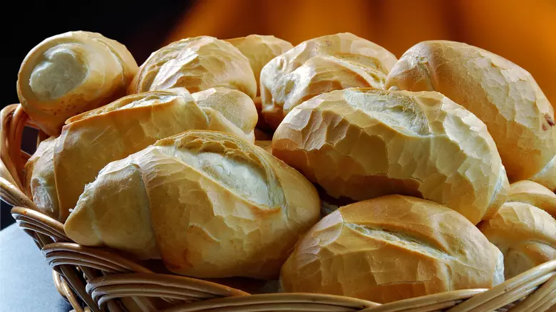 Bread basket sa steak restaurant