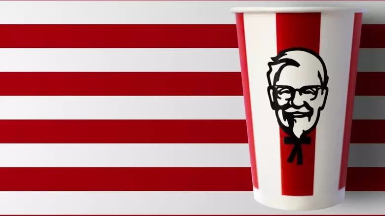 Чашка KFC з фоном фірмових кольорів