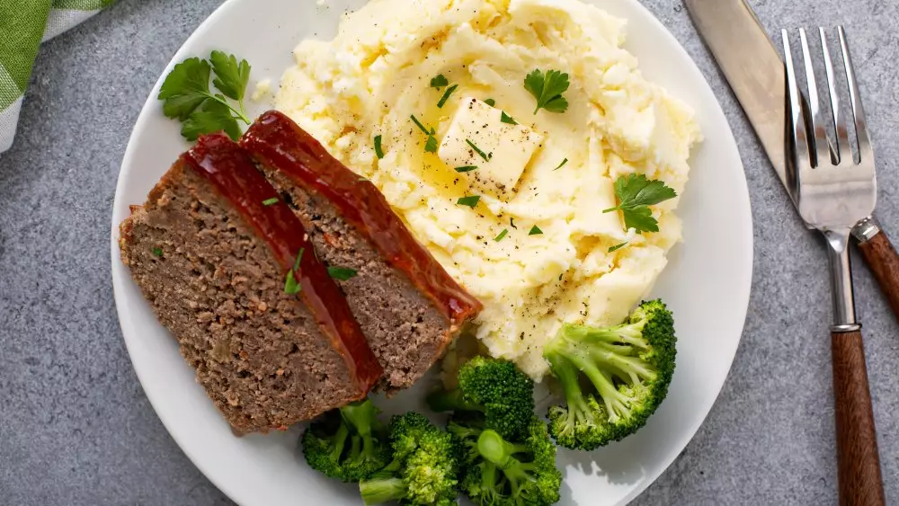 Meatloaf pẹlu poteto mashed