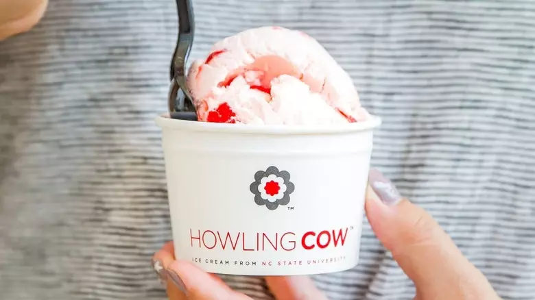 Otu iko Howling Cow ice cream