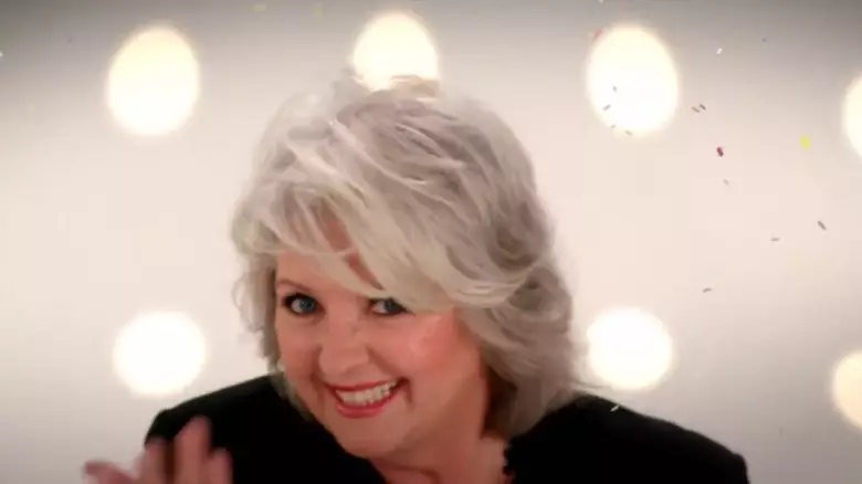 Paula Deen u pjesmi Paula's Party Intro