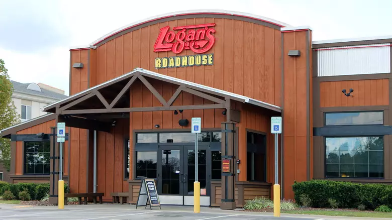 Logan's Roadhouse რესტორანი