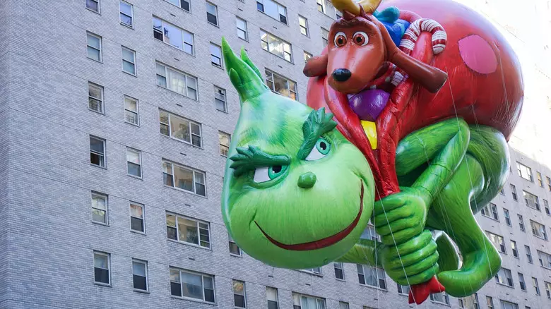 bong bóng Grinch trong nyc