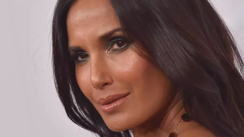 padma lakshmi viðstaddur verðlaunaafhendingu