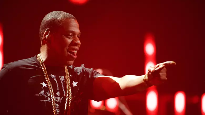 Jay-Z pasirodymas šypsosi scenoje
