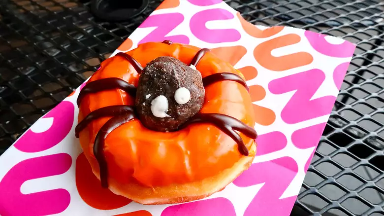 Dunkin'dən Halloween hörümçək pişi