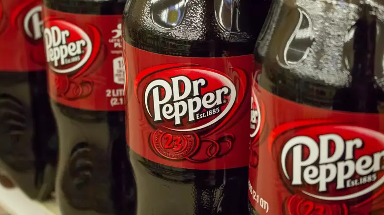 бутилки Dr Pepper