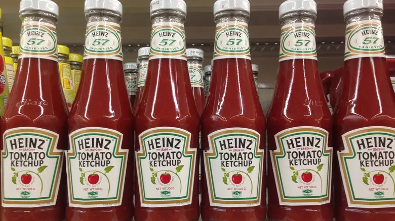 Glazen flessen Heinz ketchup