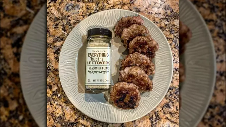 Trader Joe's seasoning na may breakfast sausage