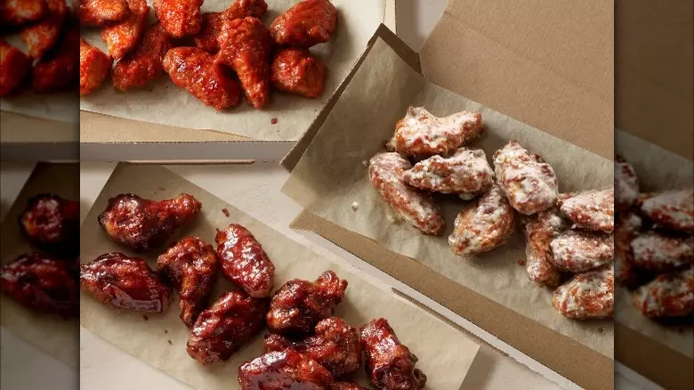 Olika smaker av Domino's wings