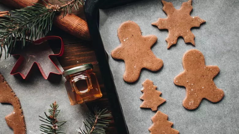 Çörek bişirilýän gapda “Gingerbread” gutapjyklary