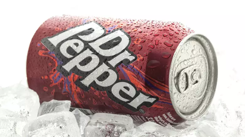 Iced can yaDr Pepper