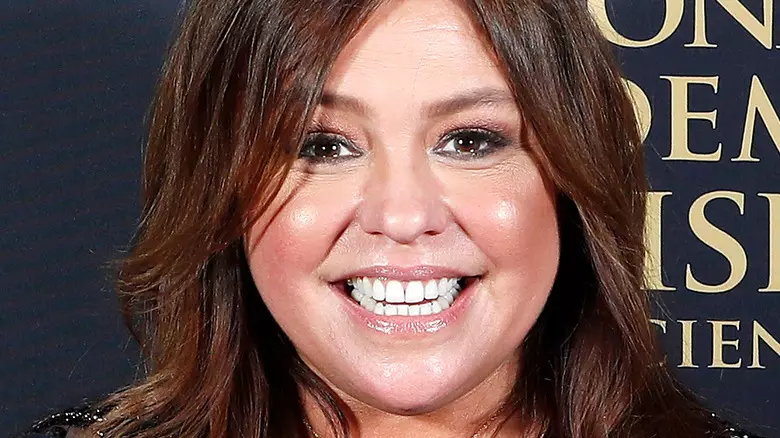 rachael ray tersenyum dengan Emmy