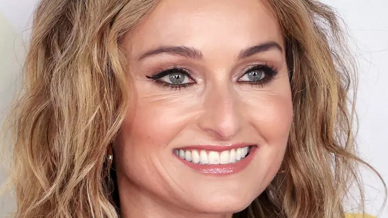 Giada De Laurentiis sonriendo