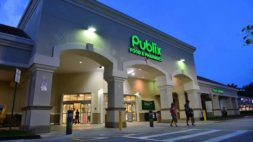 Ekstero de nutraĵvendejo Publix