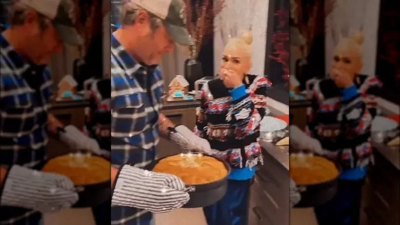 gwen stefani at blake shelton's christmas timpano