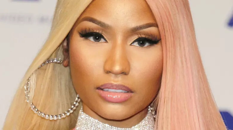 Nicki Minaj وشال ڪنارن