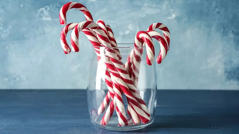 Candy canes jar paşperdeya şîn