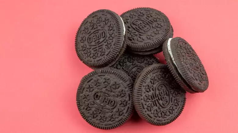 Oreo ਕੂਕੀਜ਼ ਢੇਰ