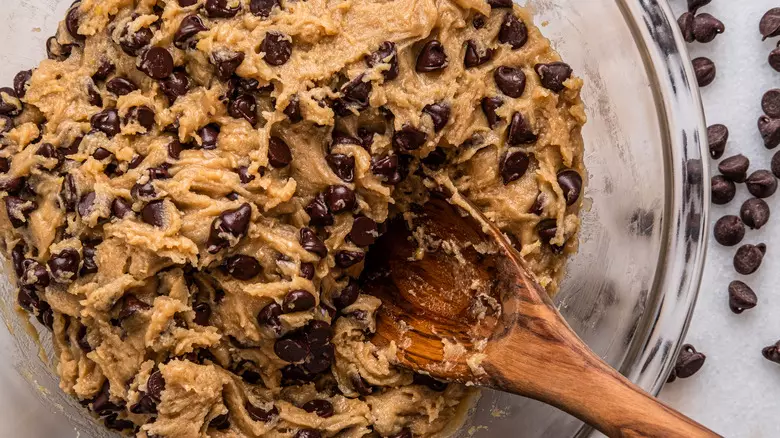 Chocolate mgbawa kuki batter