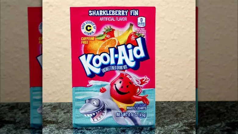 ល្បាយភេសជ្ជៈ Kool-Aid Sharkleberry Fin