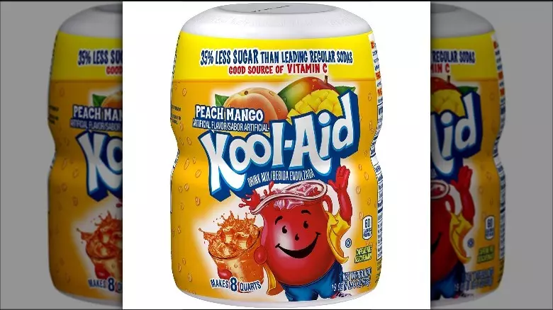 Ngwakọta ihe ọṅụṅụ Kool-Aid Peach Mango