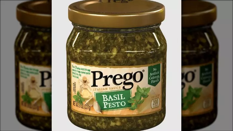 Prego bazsalikomos pesto szósz