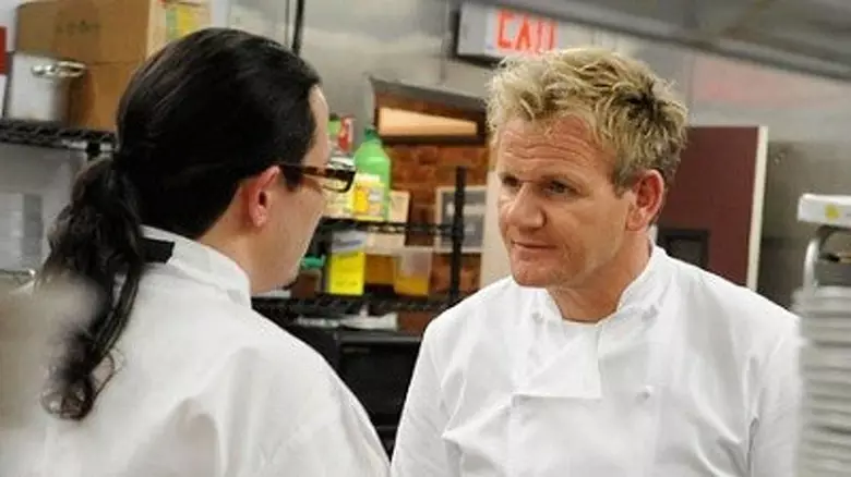 Gordon Ramsay ndi chef ku Bazzini Café