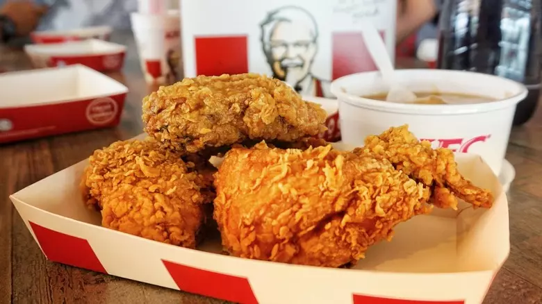 KFC kuře s bramborovou kaší