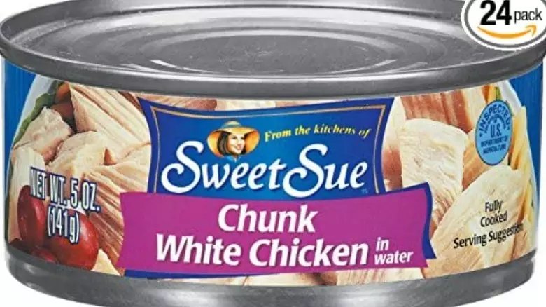 Édes Sue Chunk fehér csirke vízben