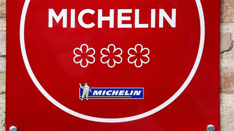 Michelin ကြယ်သုံးပွင့် ဆိုင်းဘုတ်