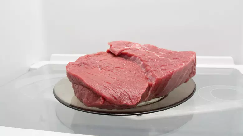 soyuducuda biftek