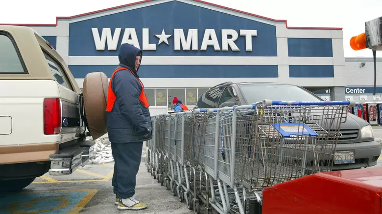 Walmart қызметкерінің денсаулық сақтау опциялары