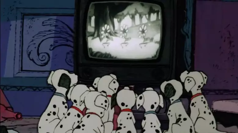 101 Dalmatians awọn ọmọ aja wiwo TV