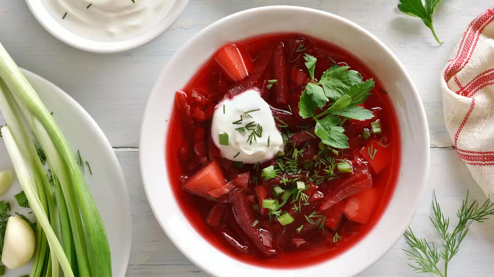 semangkuk borscht