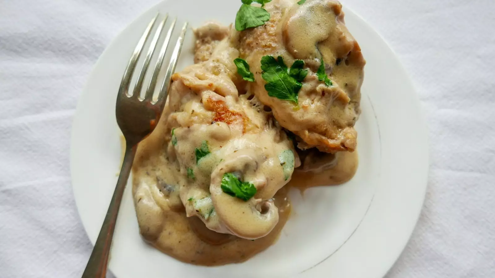 Tavilê Pot Creamy Garlic Chicken Recipe