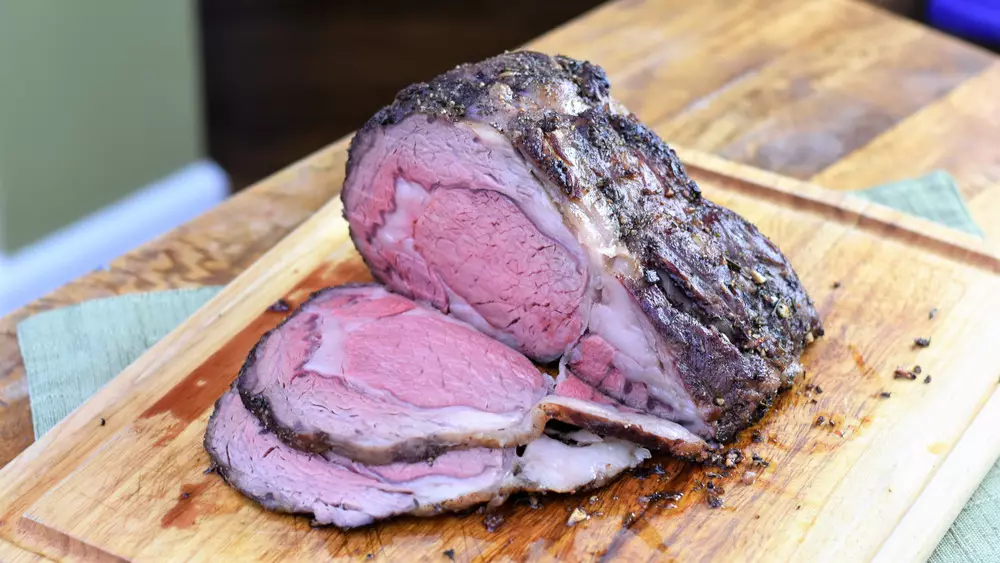 carve roast prime rib