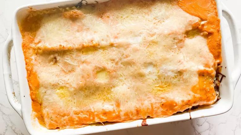 lasagne dans un plat allant au four