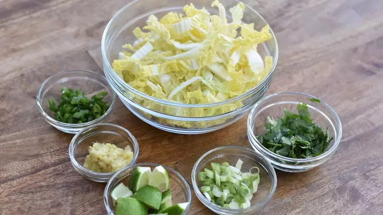 légumes hachés pour nouilles ivres