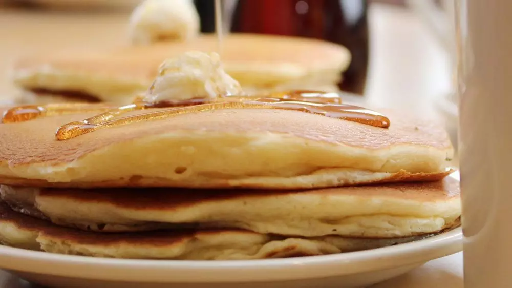 IHOP Yumwimerere Buttermilk Pancakes