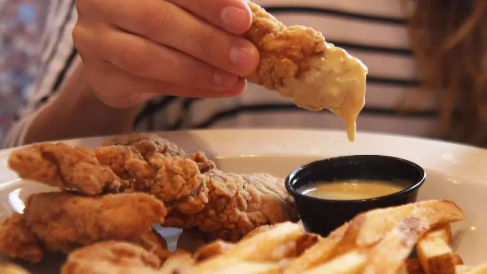 IHOP-en Buttermilk Oilasko Zerrenda Kurruskariak eta Frijituak